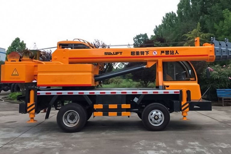 Forklift flying jib crane